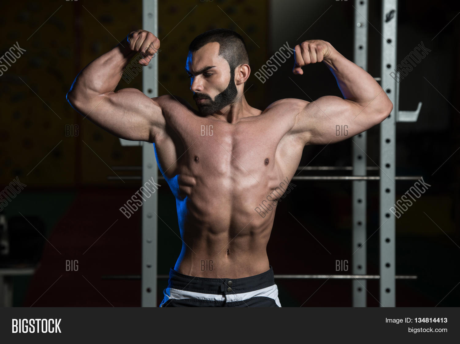 Bodybuilder Performing Image & Photo (Free Trial) | Bigstock