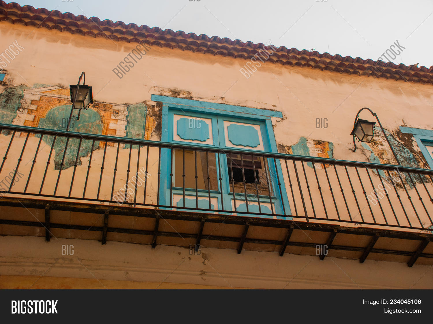 Bottom- View Classic Image & Photo (Free Trial) | Bigstock