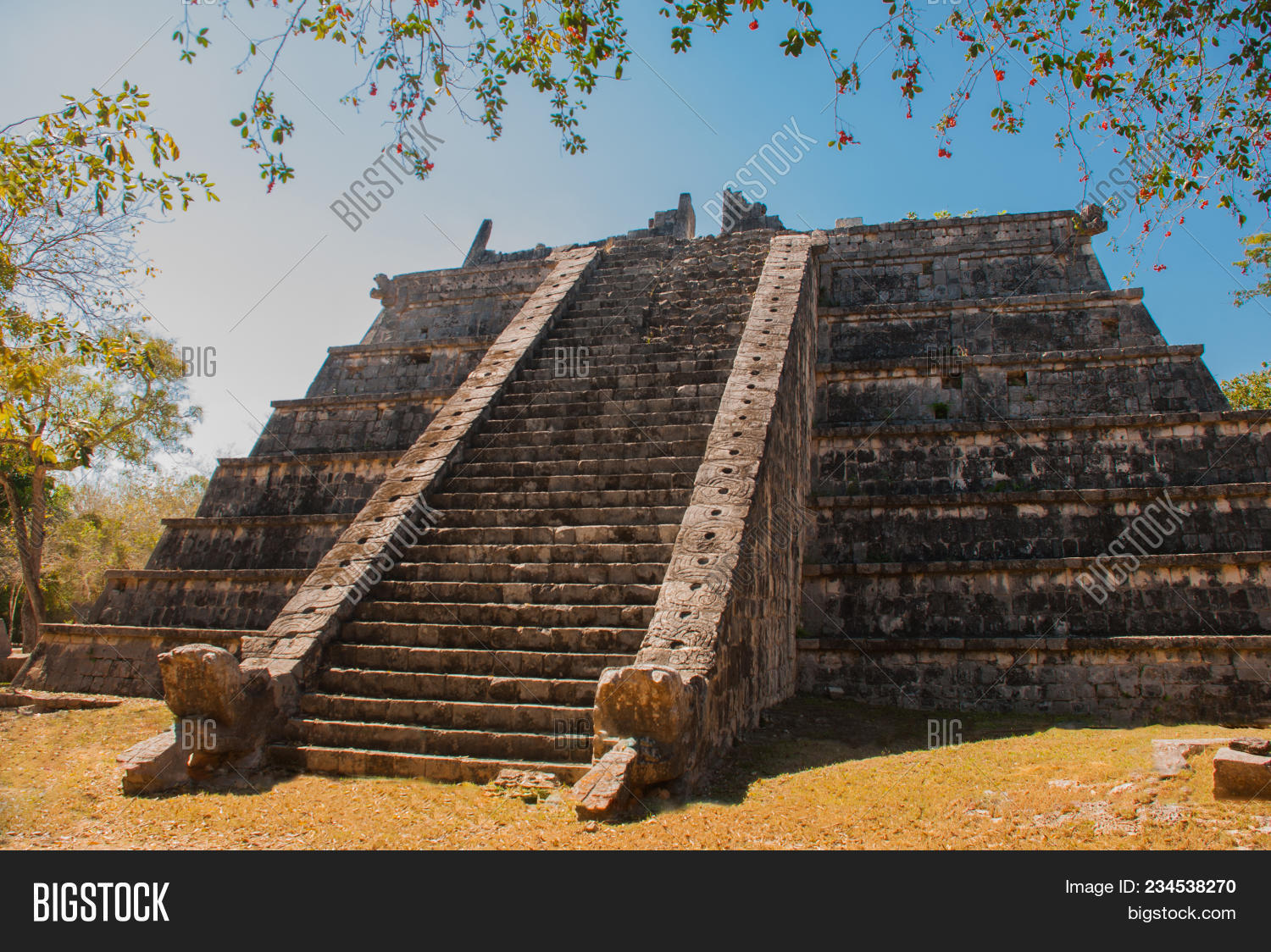 Ancient Mayan Pyramid Image & Photo (Free Trial) | Bigstock