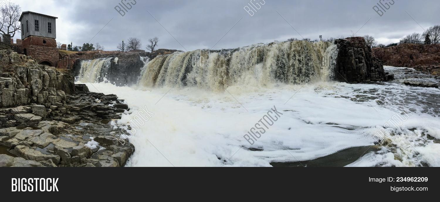 Big Sioux River Flows Image & Photo (Free Trial) | Bigstock