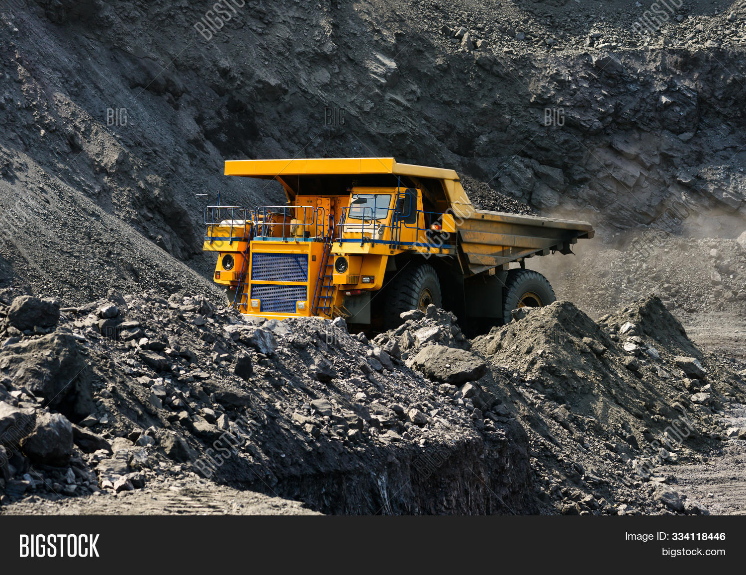 Imagen y foto Quarry Truck (prueba gratis) | Bigstock