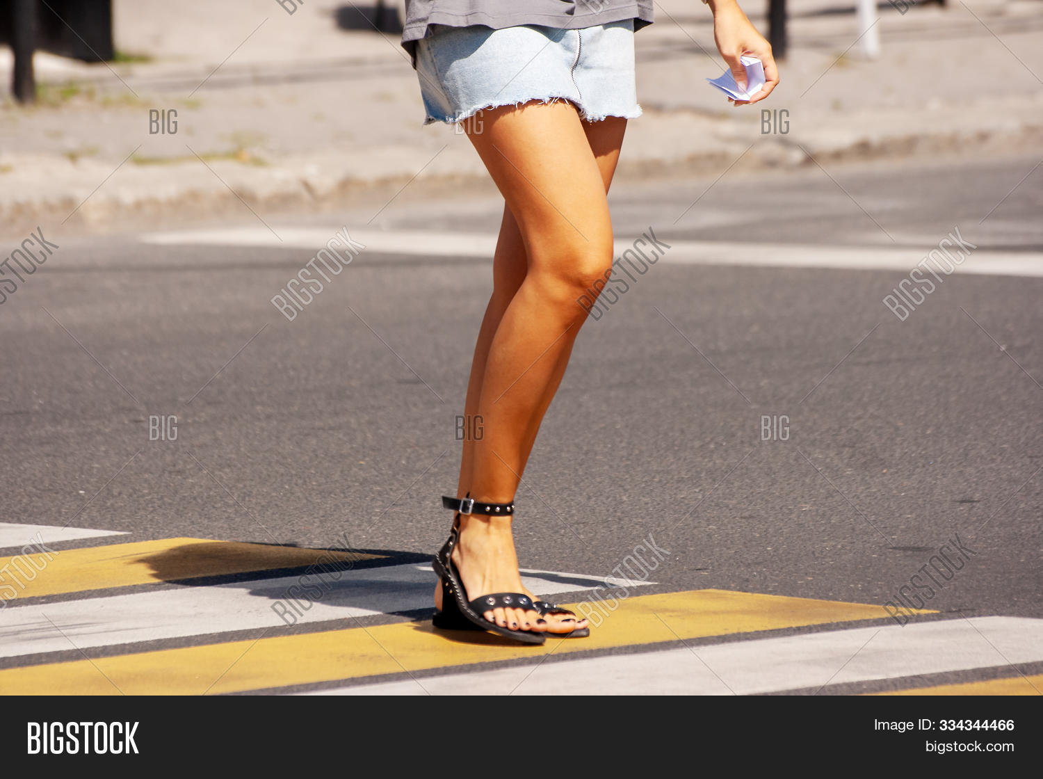 Imagen y foto Woman Crossing Road (prueba gratis) | Bigstock