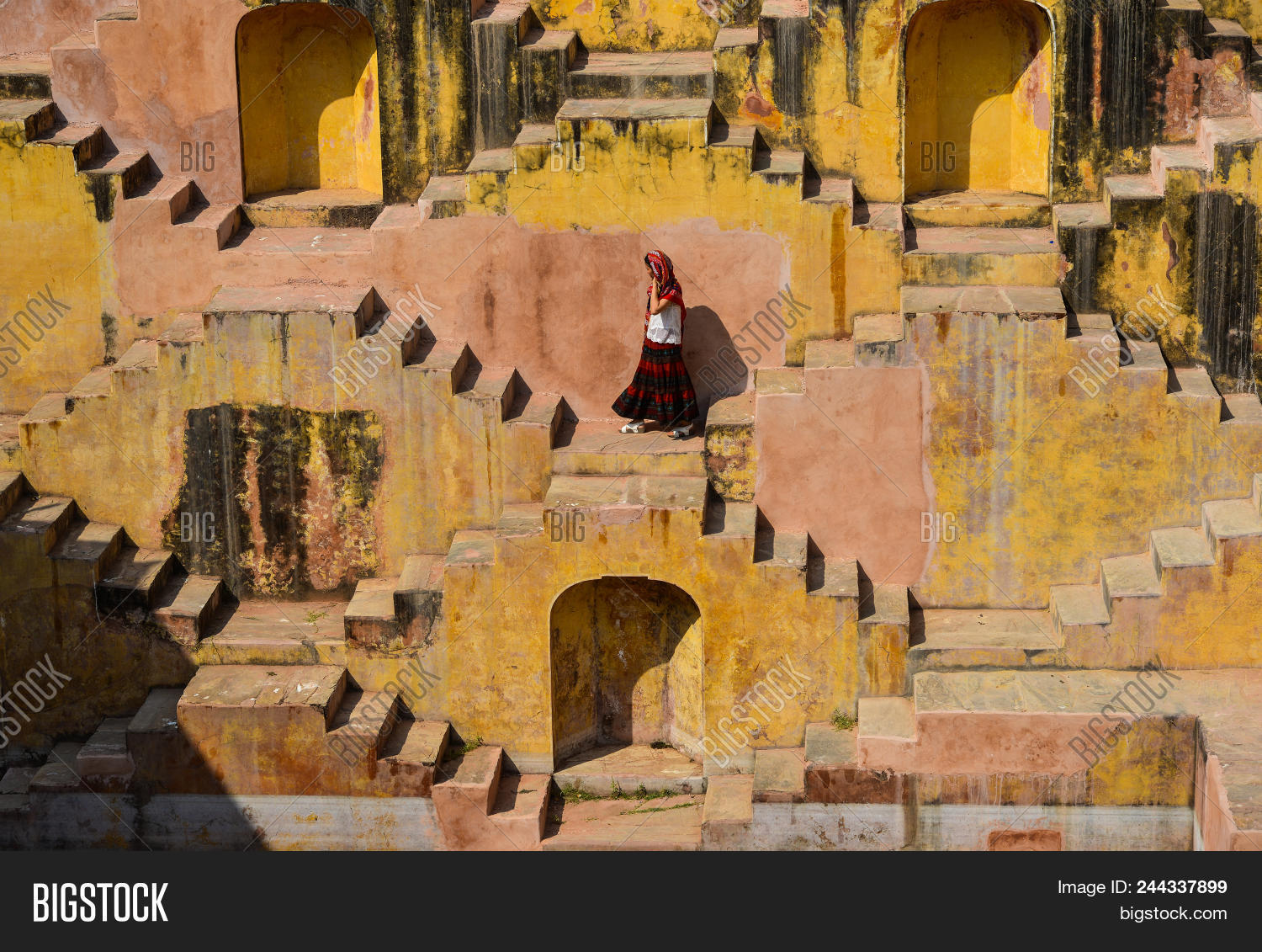 Old Ancient Deep Well Image & Photo (Free Trial) | Bigstock