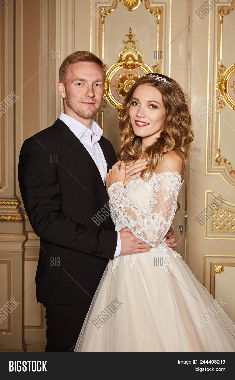 Luxury Wedding Couple Image & Photo (Free Trial) | Bigstock