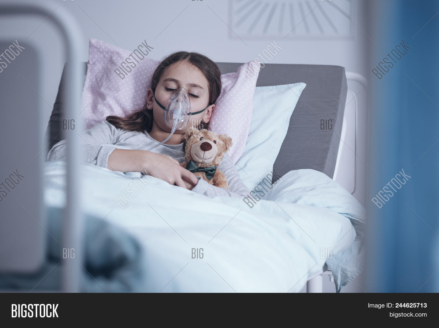 Sick Girl Oxygen Mask Image & Photo (Free Trial) | Bigstock