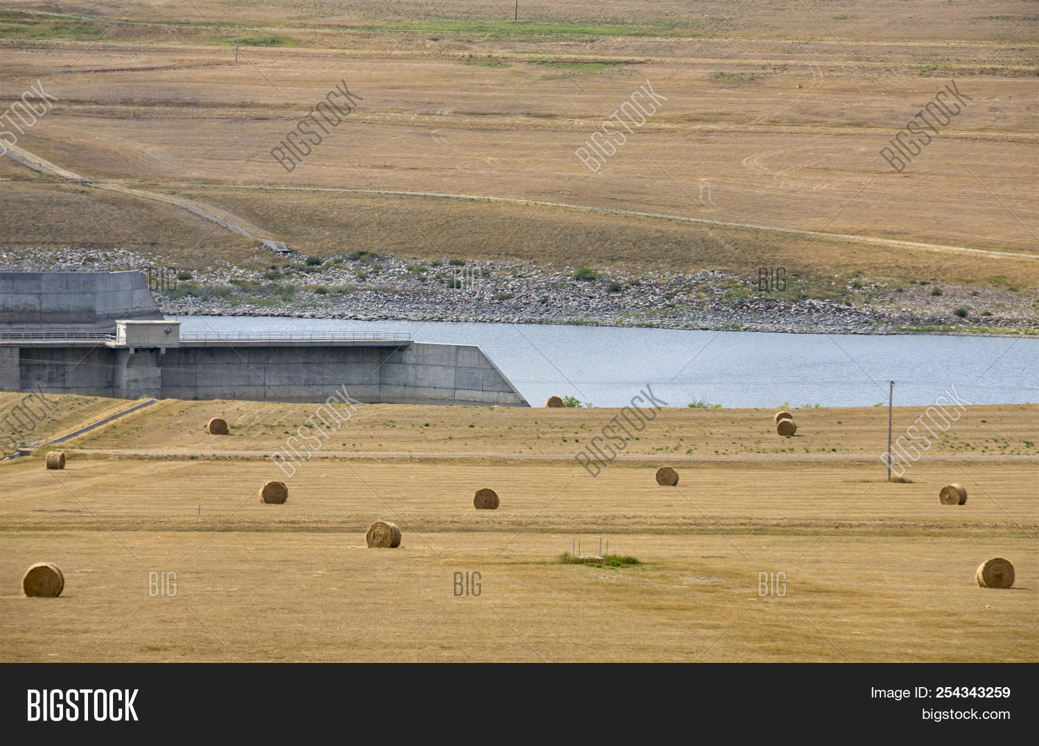 Gardiner Dam Lake Image & Photo (Free Trial) | Bigstock