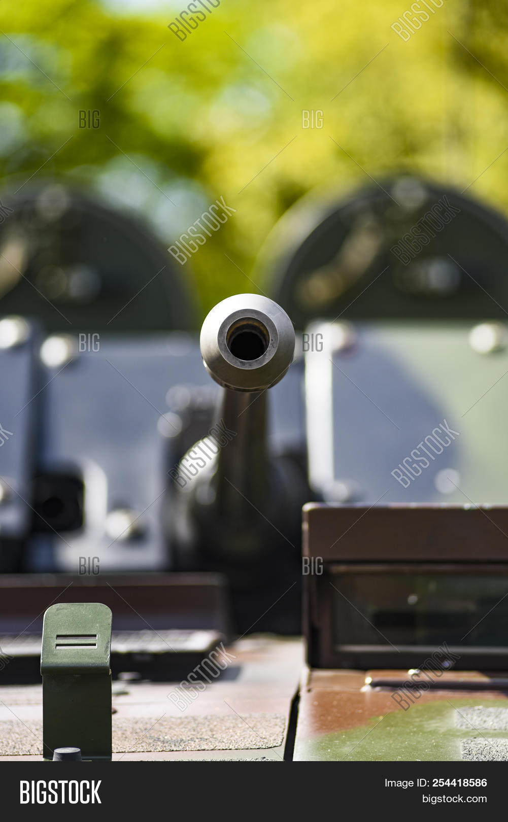 Round Barrel Gun Image & Photo (Free Trial) | Bigstock