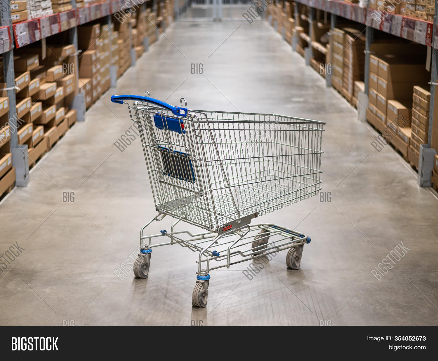 Empty Shopping Cart Image & Photo (Free Trial) | Bigstock