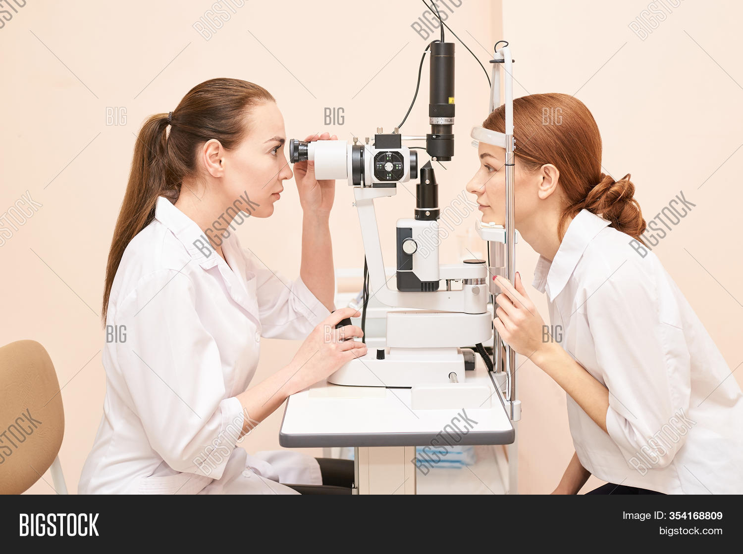 Ophthalmologist Doctor Image & Photo (Free Trial) | Bigstock
