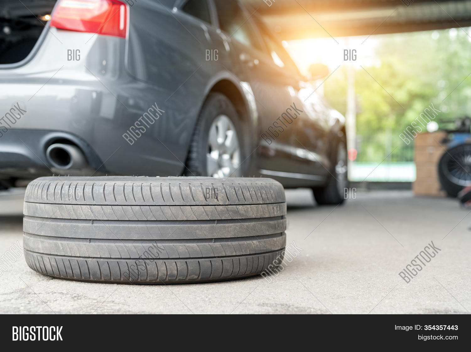 Car Wheel Repair Shop Image & Photo (Free Trial) | Bigstock