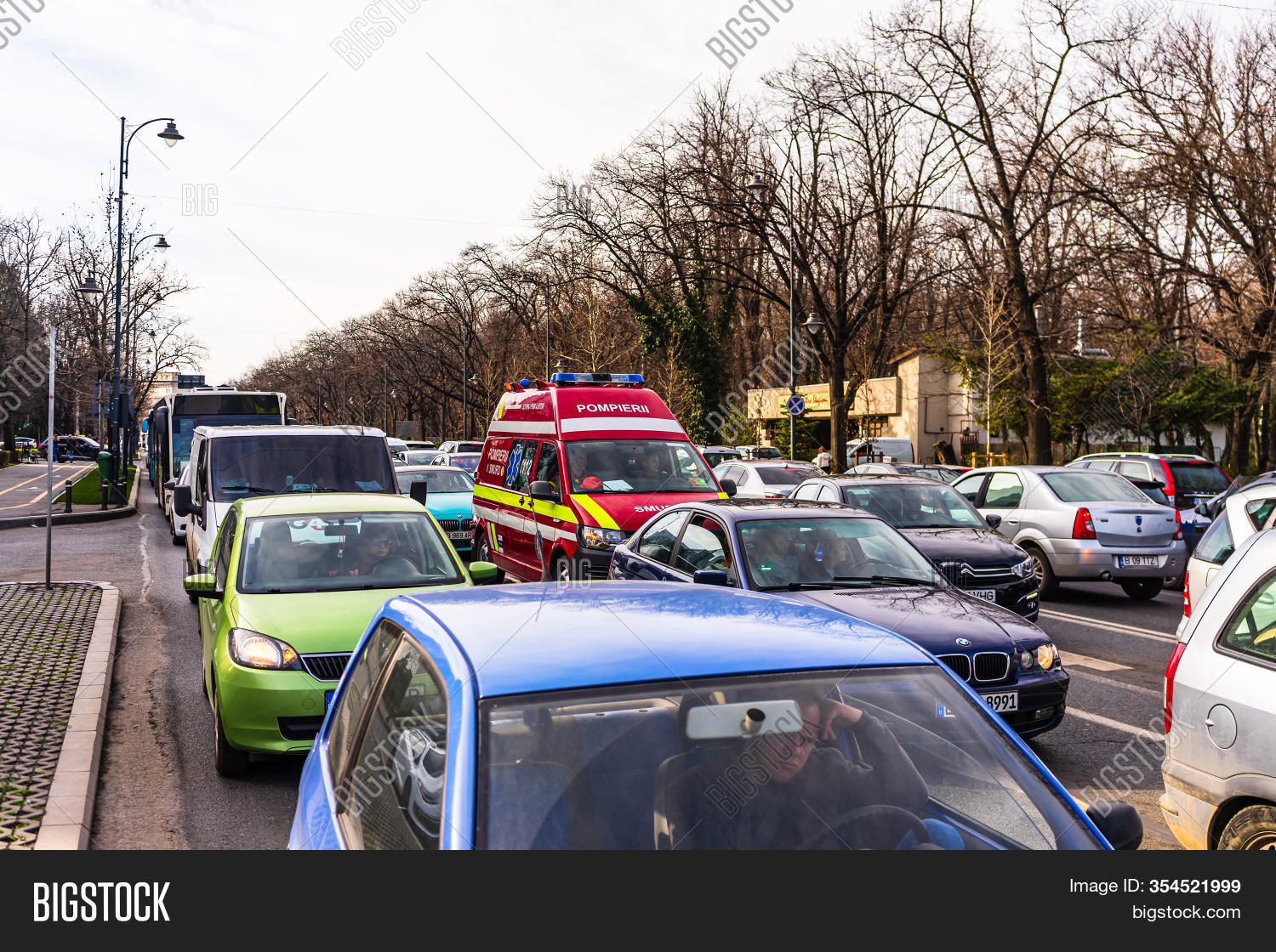 Ambulance Stuck Image & Photo (Free Trial) | Bigstock
