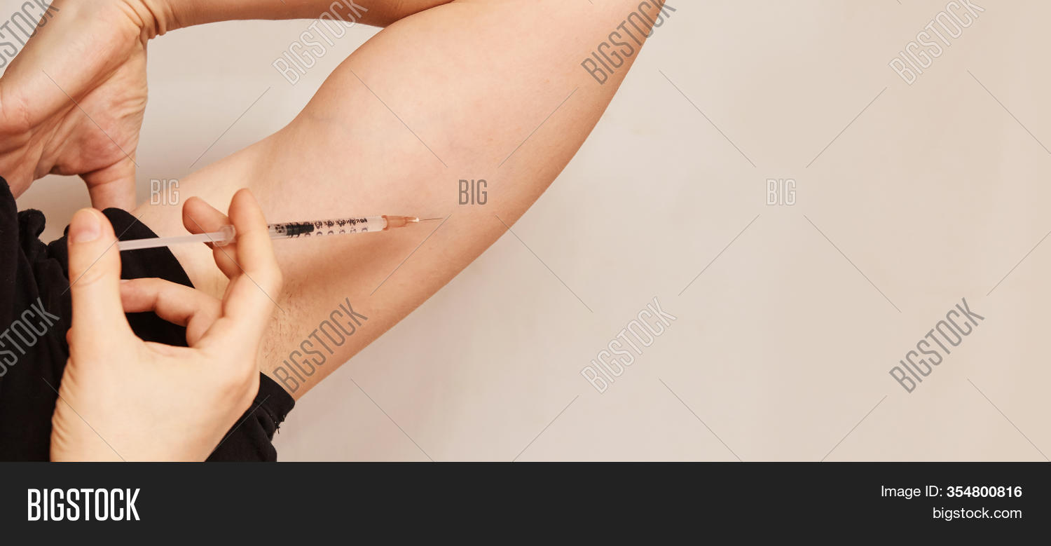 Man Inject Steroid Image & Photo (Free Trial) | Bigstock