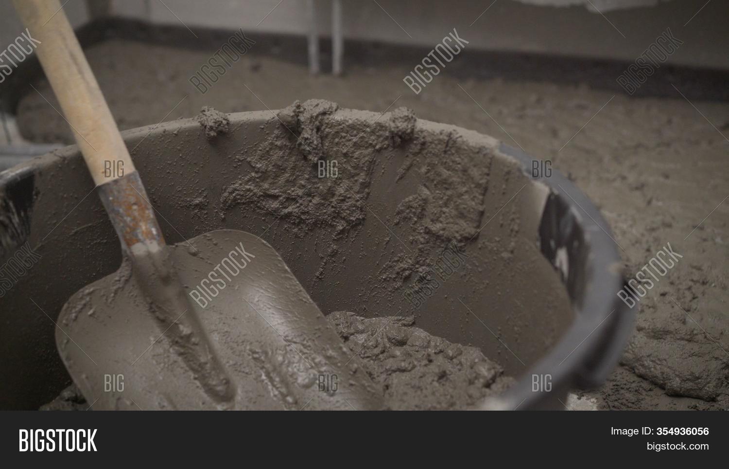 Laying Mortar. Mortar Image & Photo (Free Trial) | Bigstock
