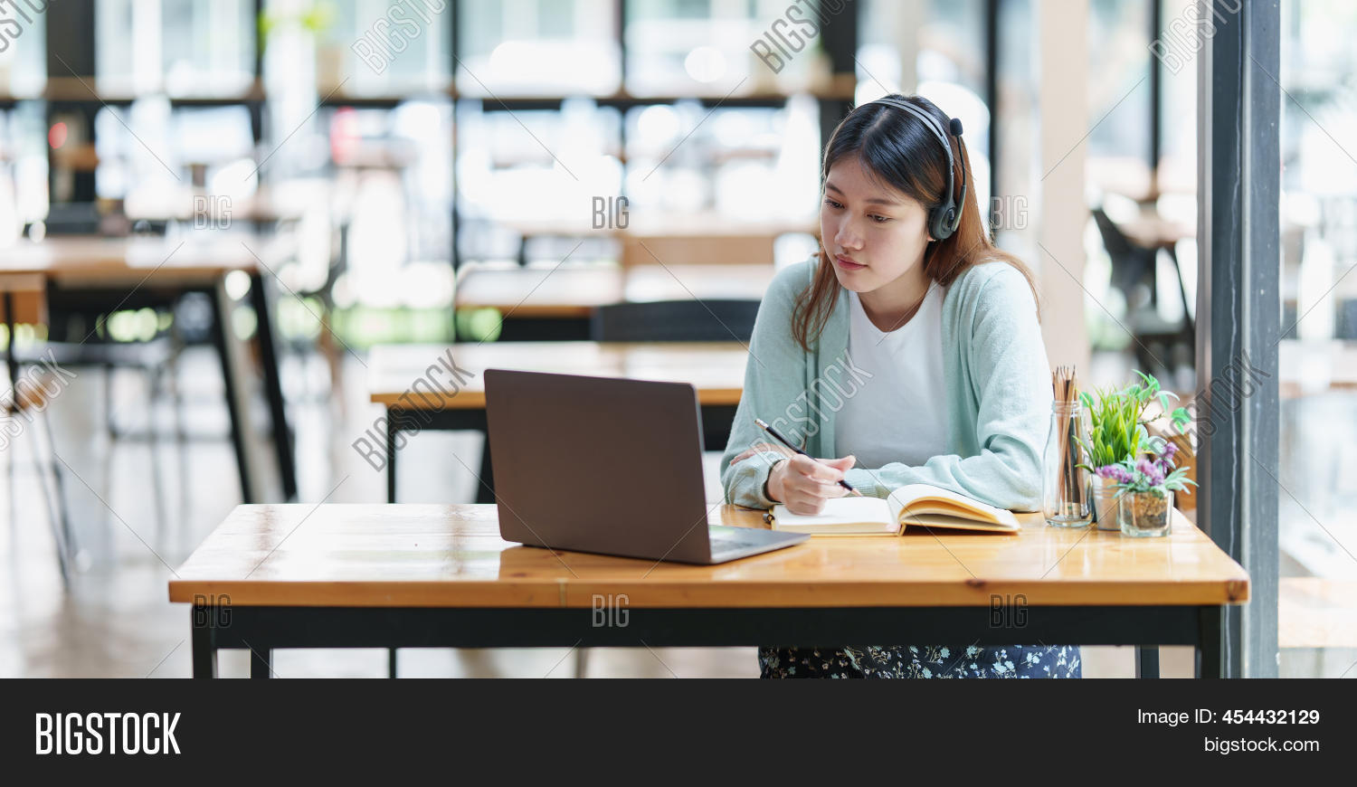 E-learning Online Image & Photo (Free Trial) | Bigstock