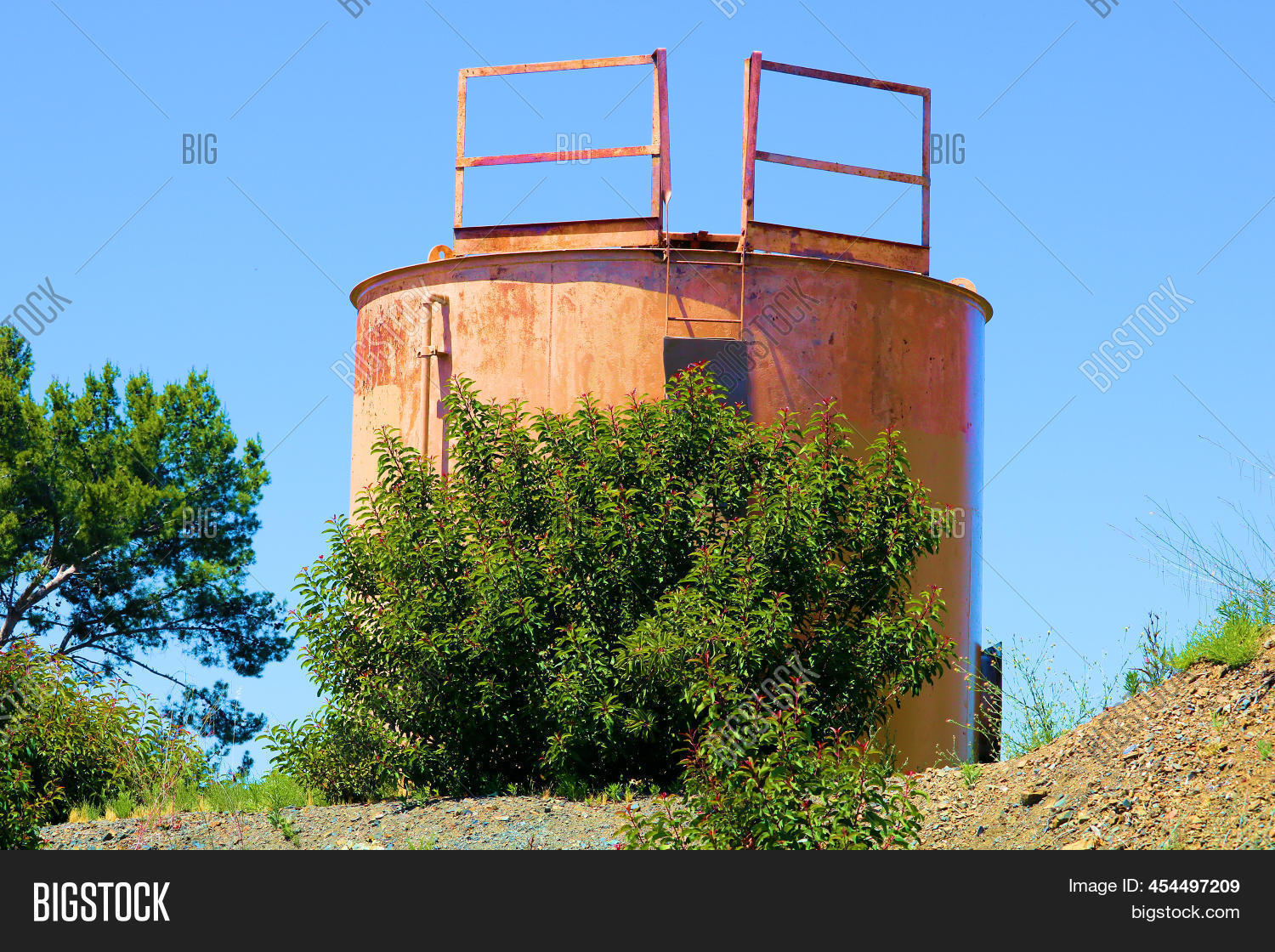 Vintage Water Tower Image & Photo (Free Trial) | Bigstock