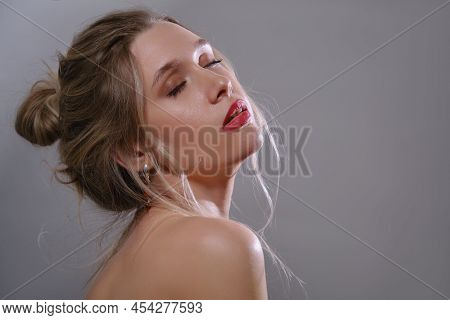 Aroused Images, Illustrations & Vectors (Free) - Bigstock