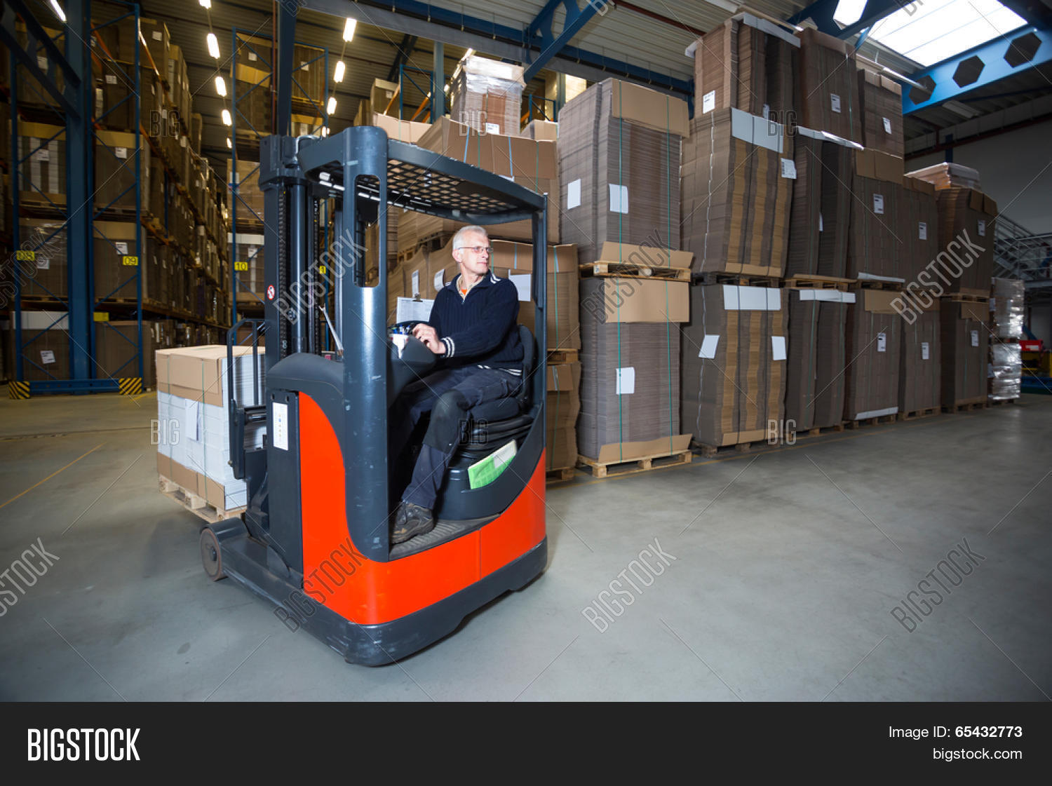 Reach Truck Driving Image & Photo (Free Trial) | Bigstock