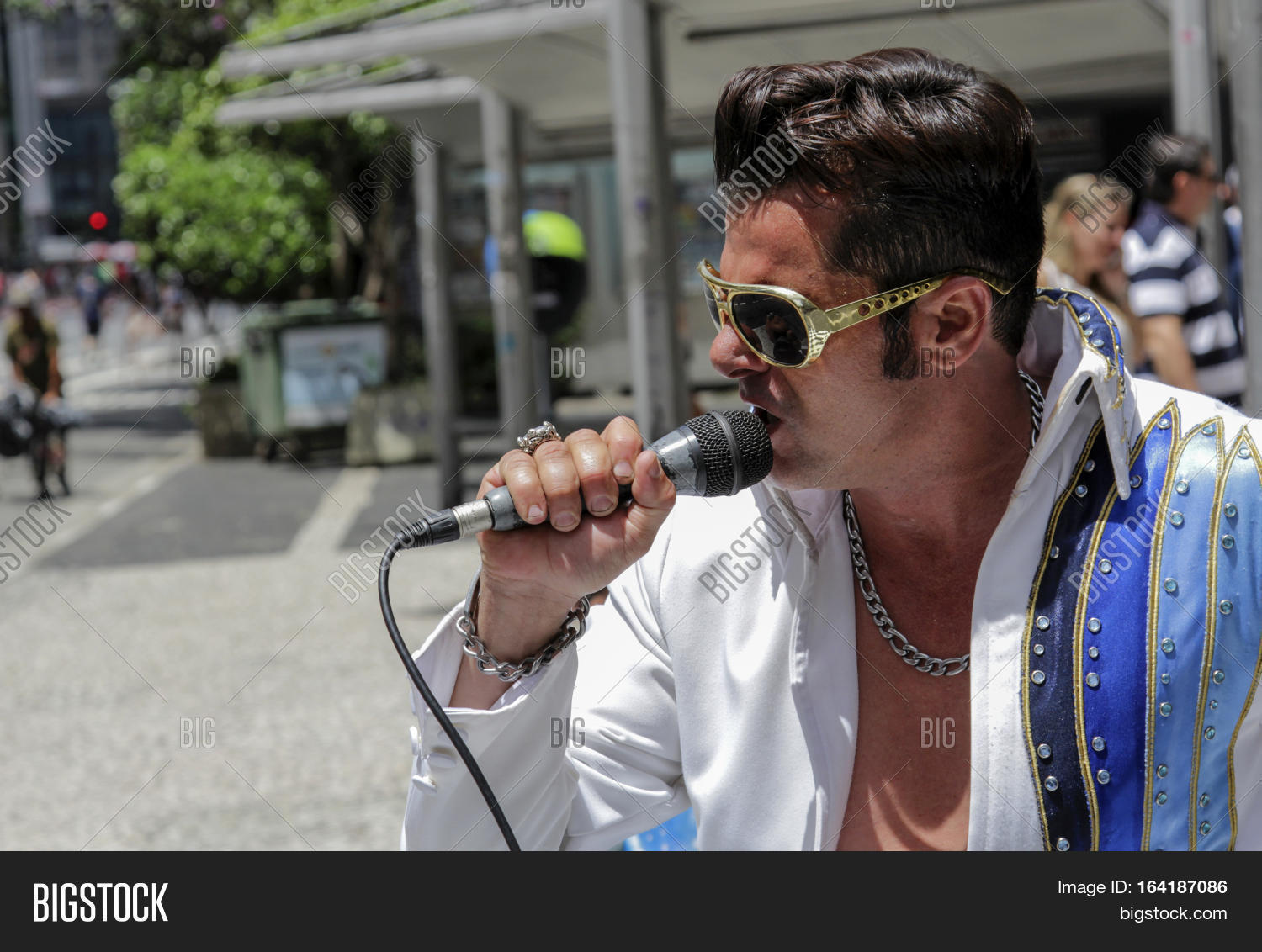 Street Artist Singer Image & Photo (Free Trial) | Bigstock