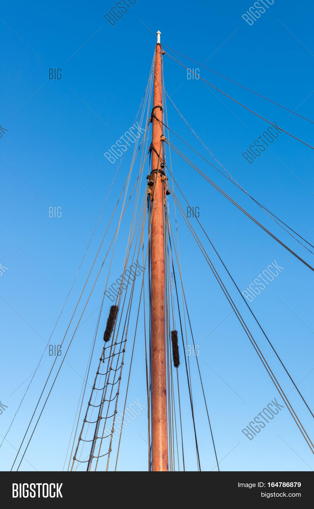Mast Sailing Yacht Image & Photo (Free Trial) | Bigstock