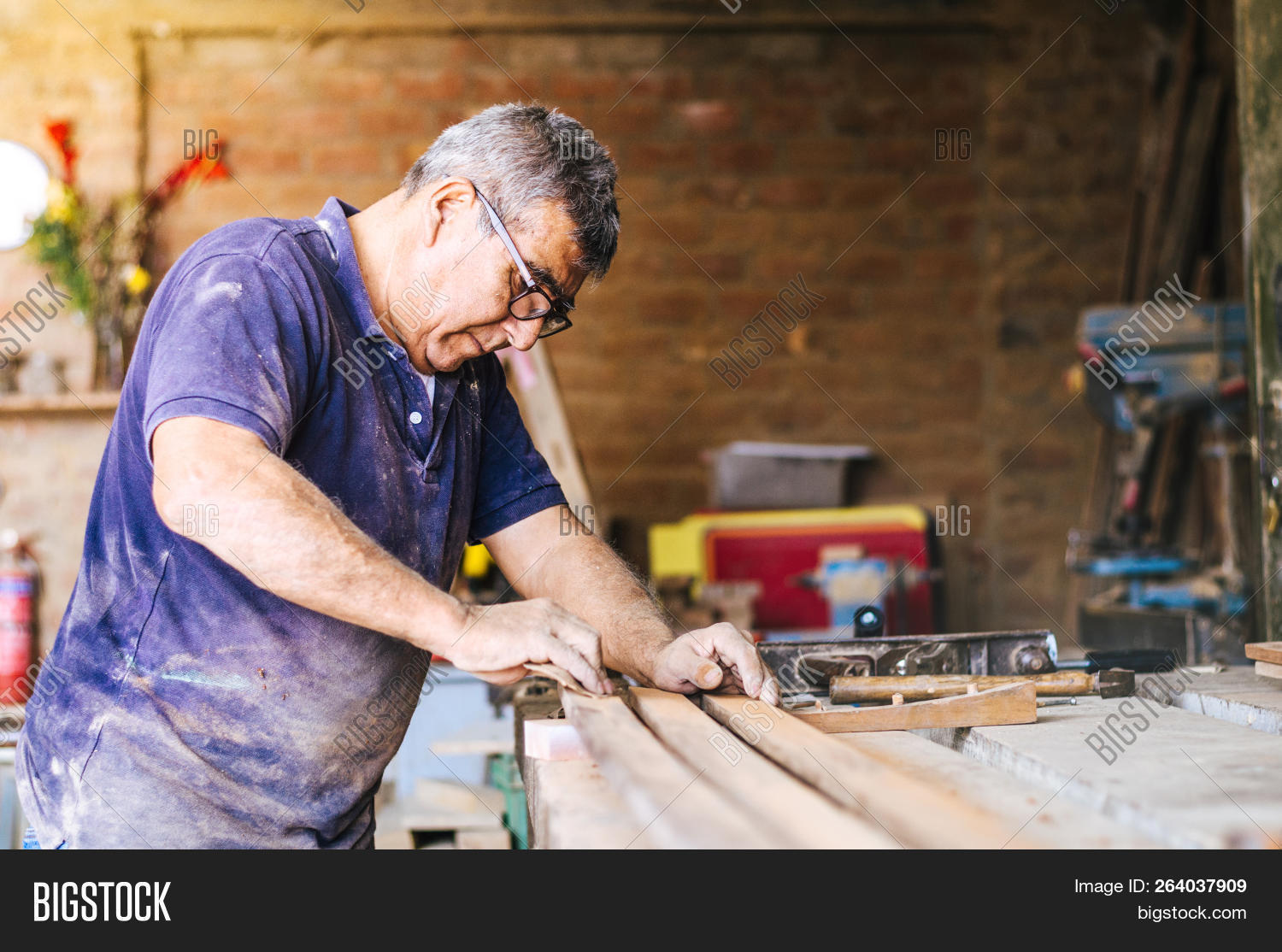 Professional Carpenter Image & Photo (Free Trial) | Bigstock