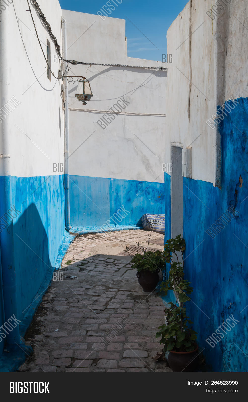 Narrow Street City Image & Photo (Free Trial) | Bigstock