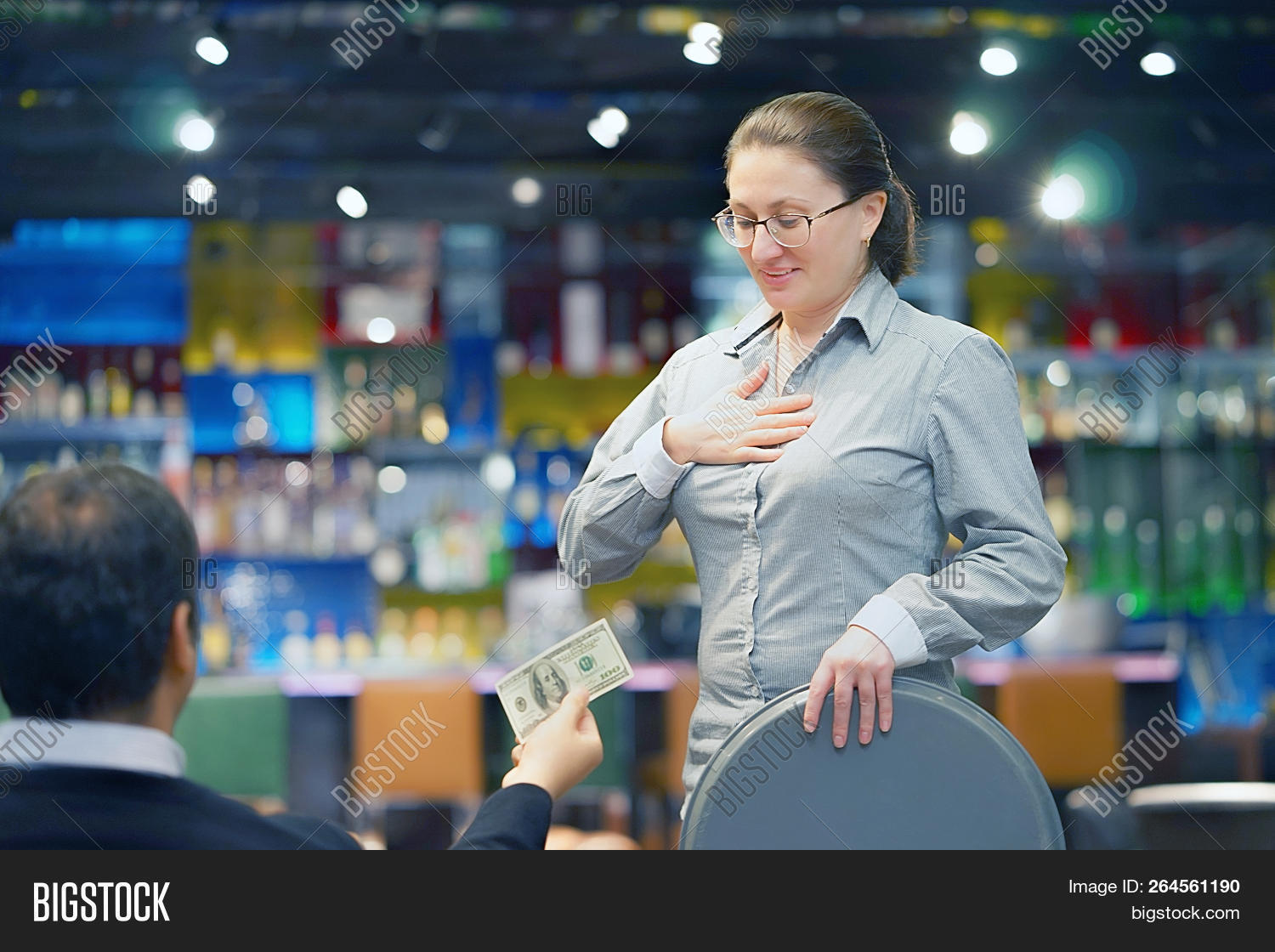 Waitress Gets Tip Image & Photo (Free Trial) | Bigstock