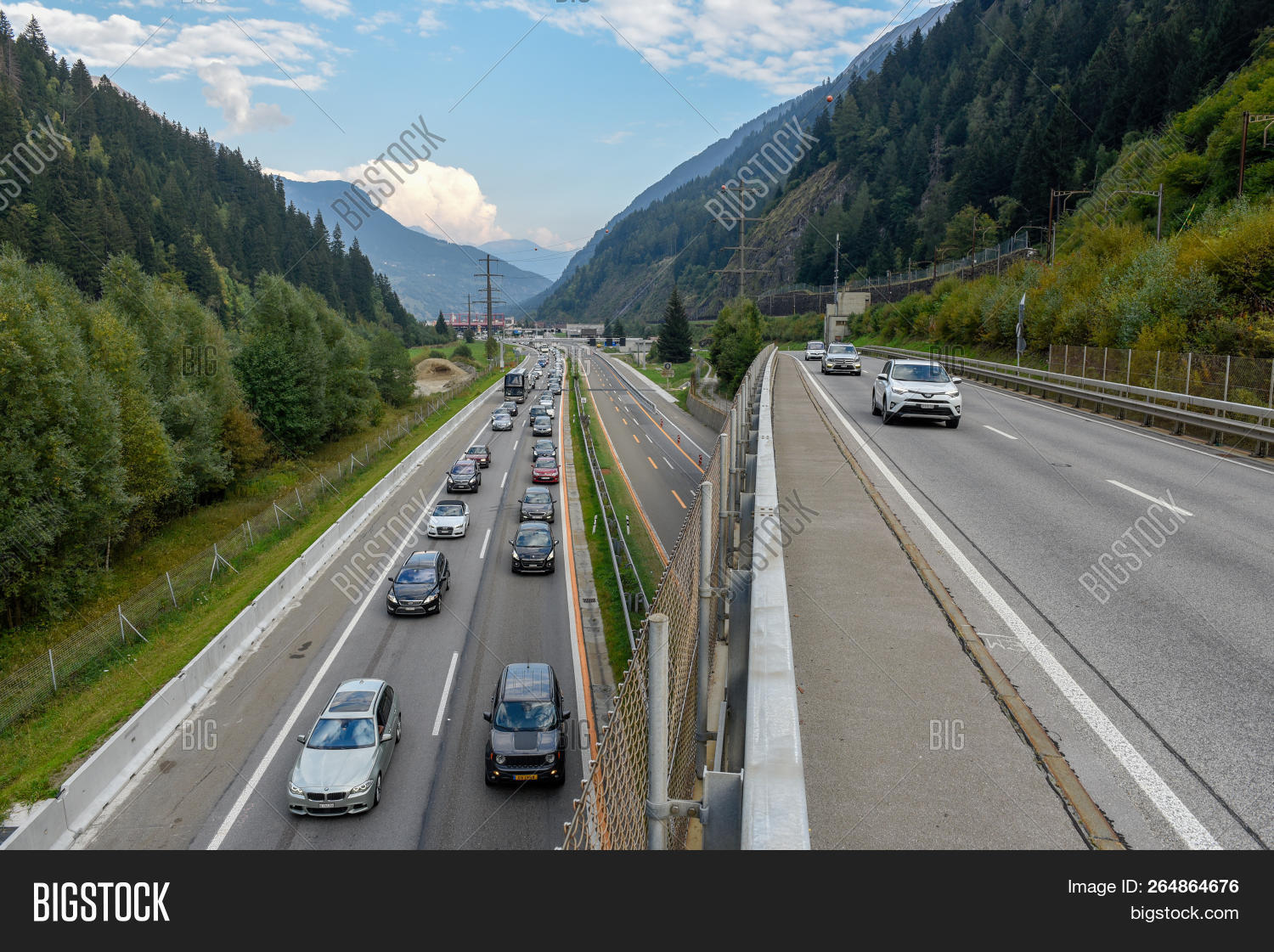 Vehicles Waiting Line Image & Photo (Free Trial) | Bigstock