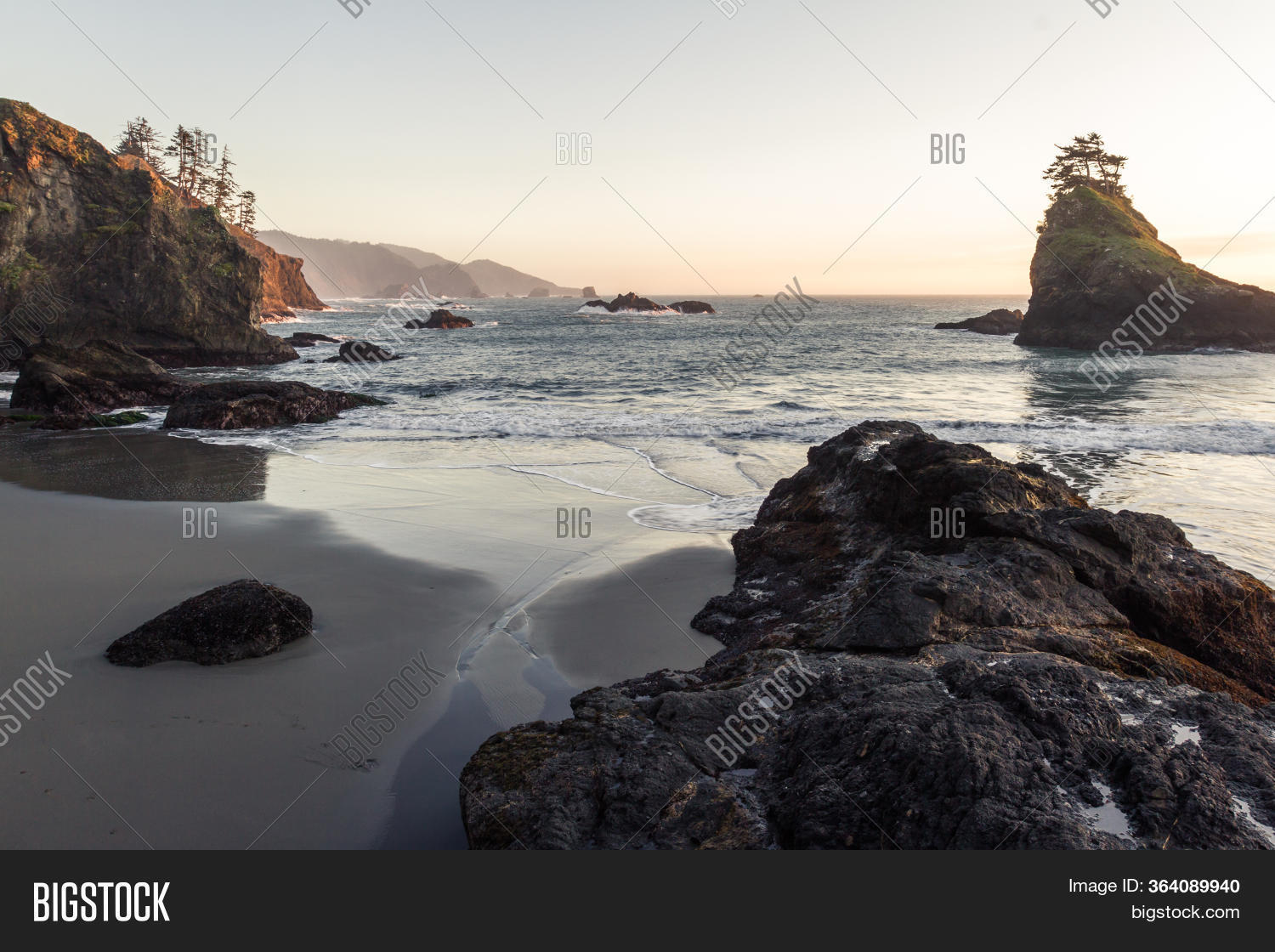 Secret Beach, Oregon Image & Photo (Free Trial) | Bigstock
