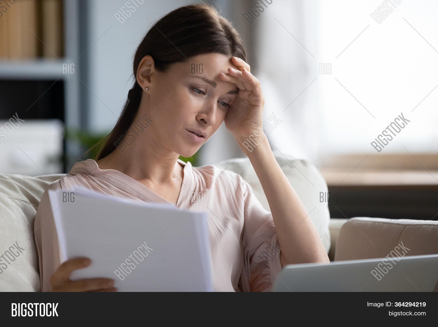 Upset Woman Reading Image & Photo (Free Trial) | Bigstock