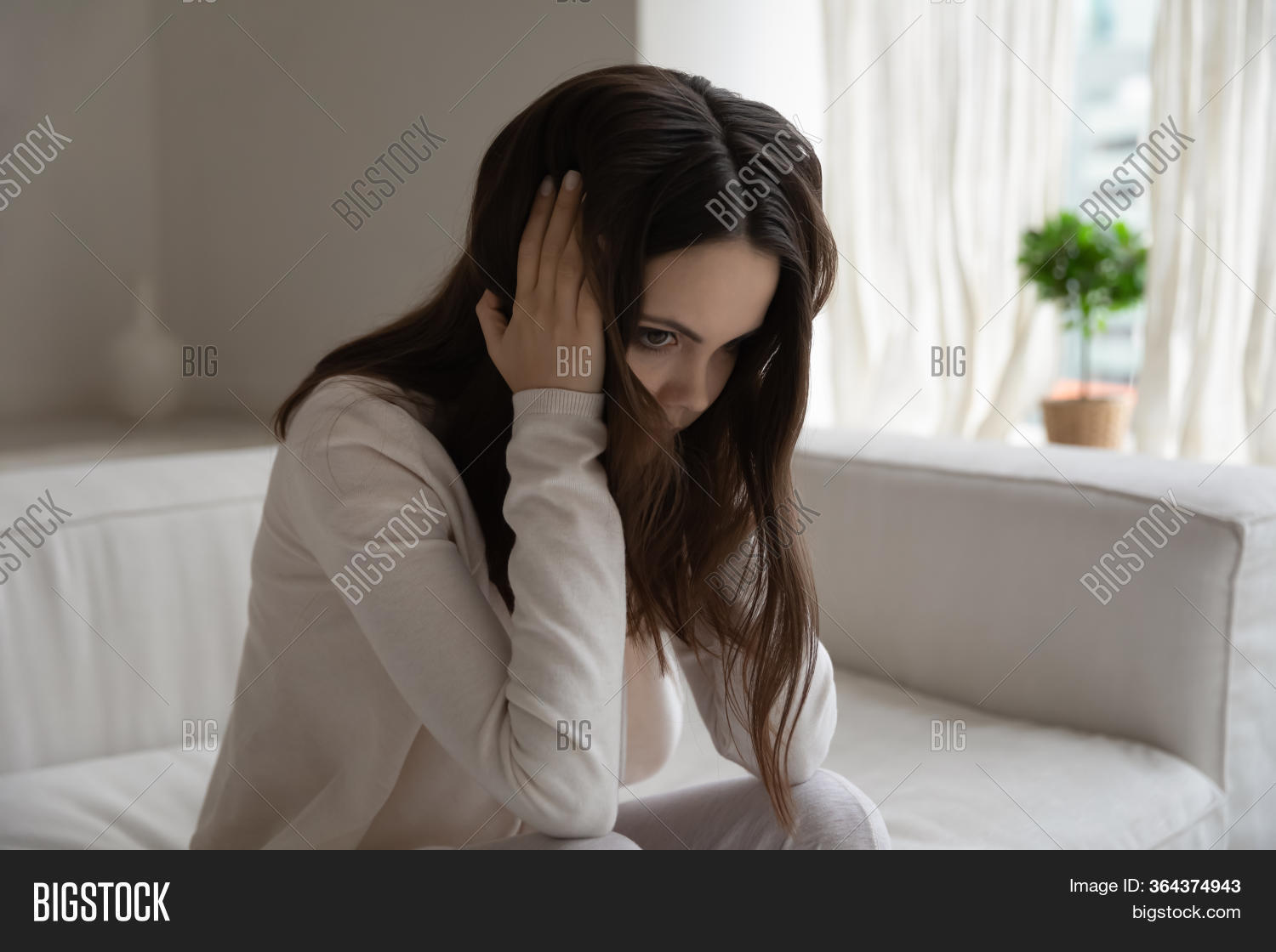 Upset Young Woman Image & Photo (Free Trial) | Bigstock