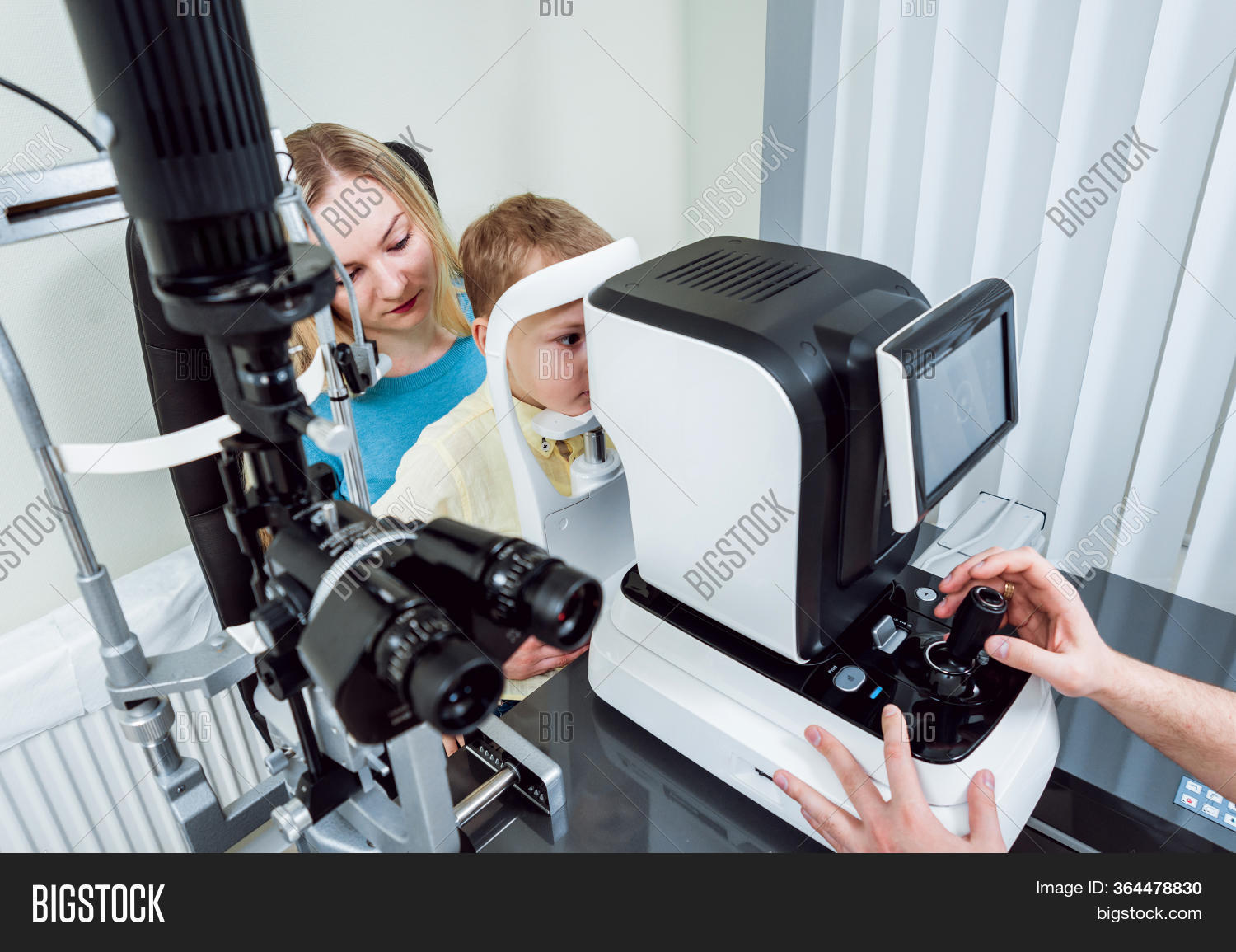 Slit Lamp Examination Image & Photo (Free Trial) | Bigstock