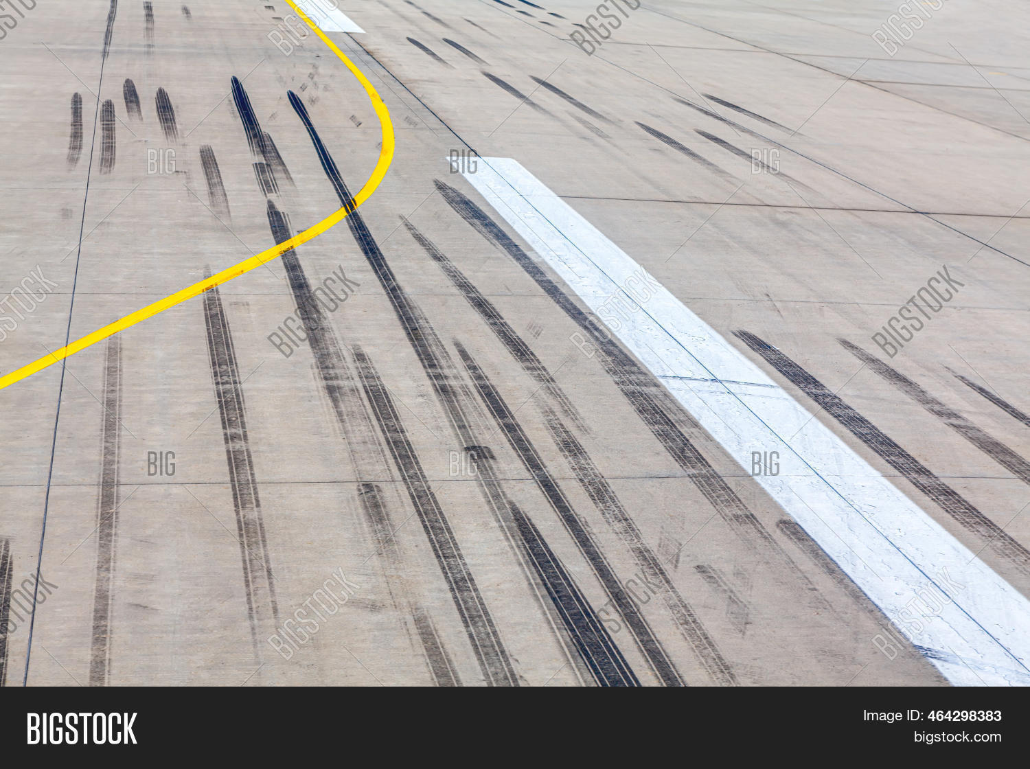 Traces Aircraft Runway Image & Photo (Free Trial) | Bigstock