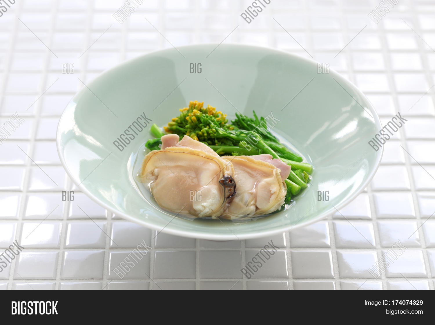 Steamed Hamaguri Clams Image & Photo (Free Trial) | Bigstock