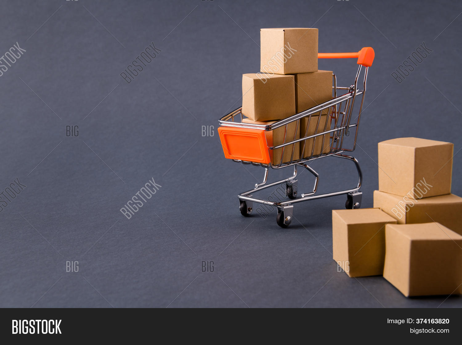 Photo Mall Pushcart Image & Photo (Free Trial) | Bigstock