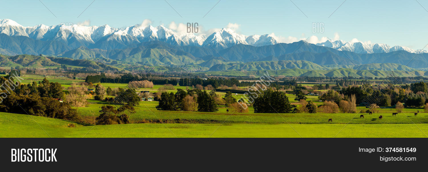 Gorgeous Tararua Image & Photo (Free Trial) | Bigstock