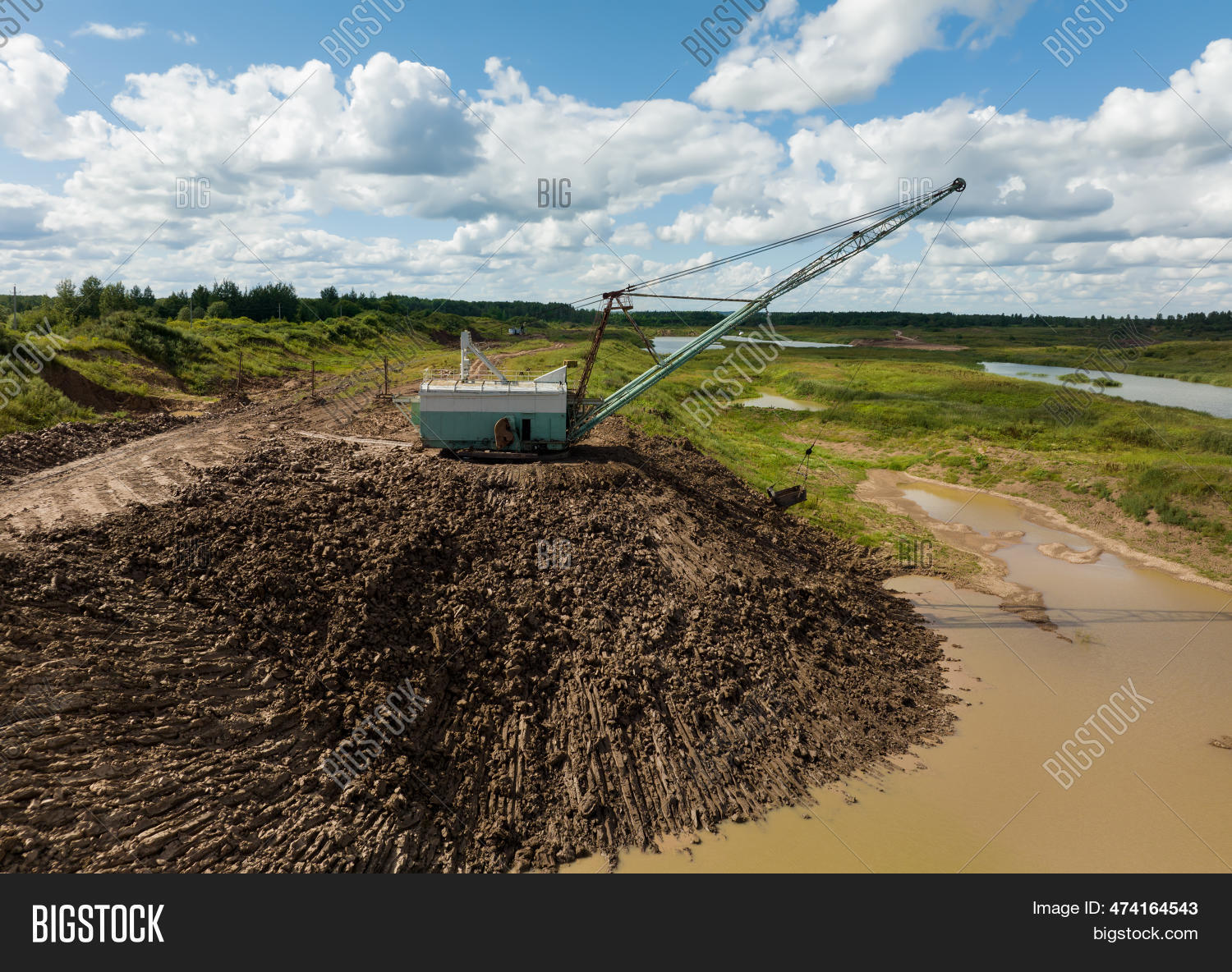 Dragline Excavator Image & Photo (Free Trial) | Bigstock