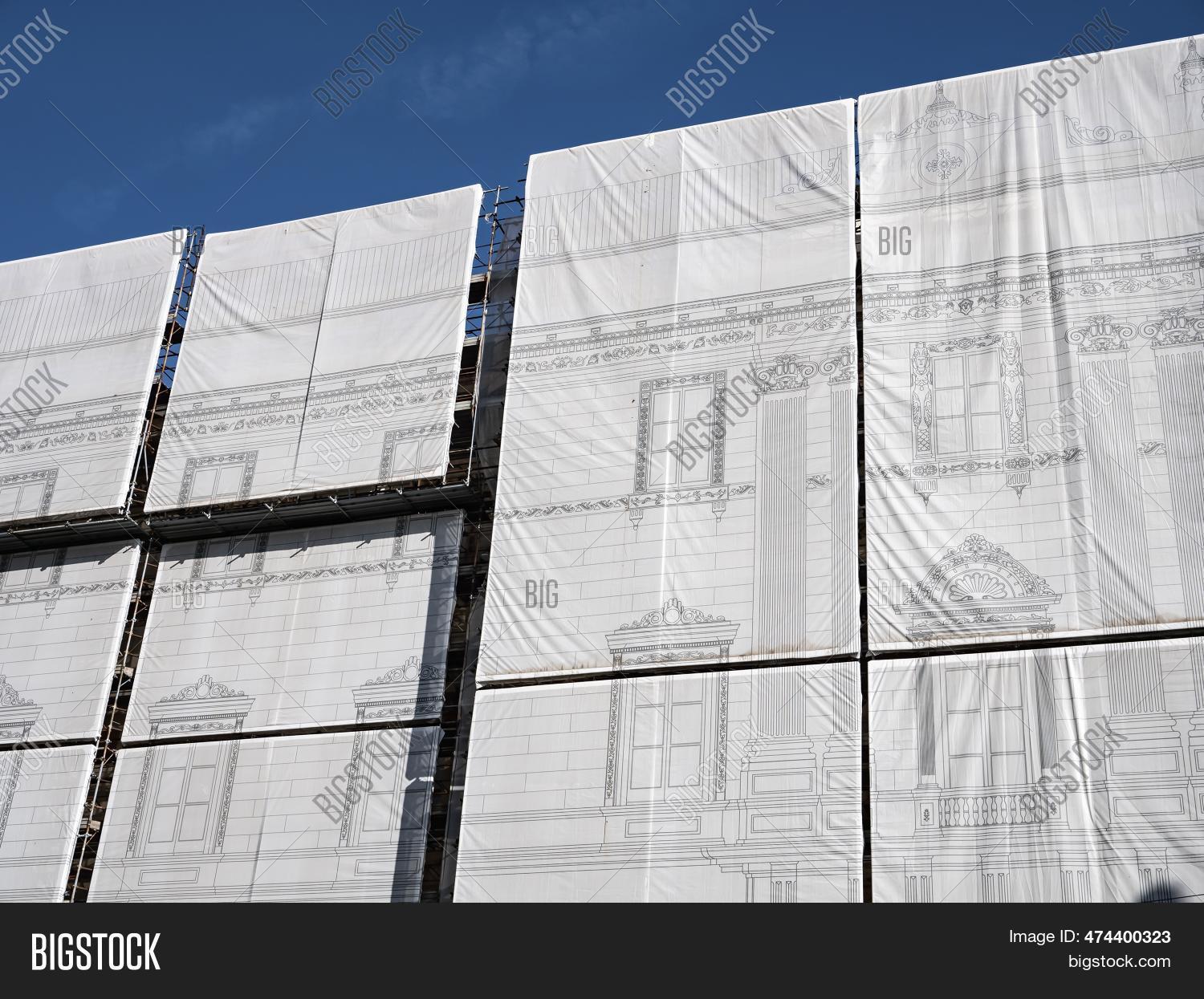 Scaffolding Shroud Image & Photo (Free Trial) | Bigstock