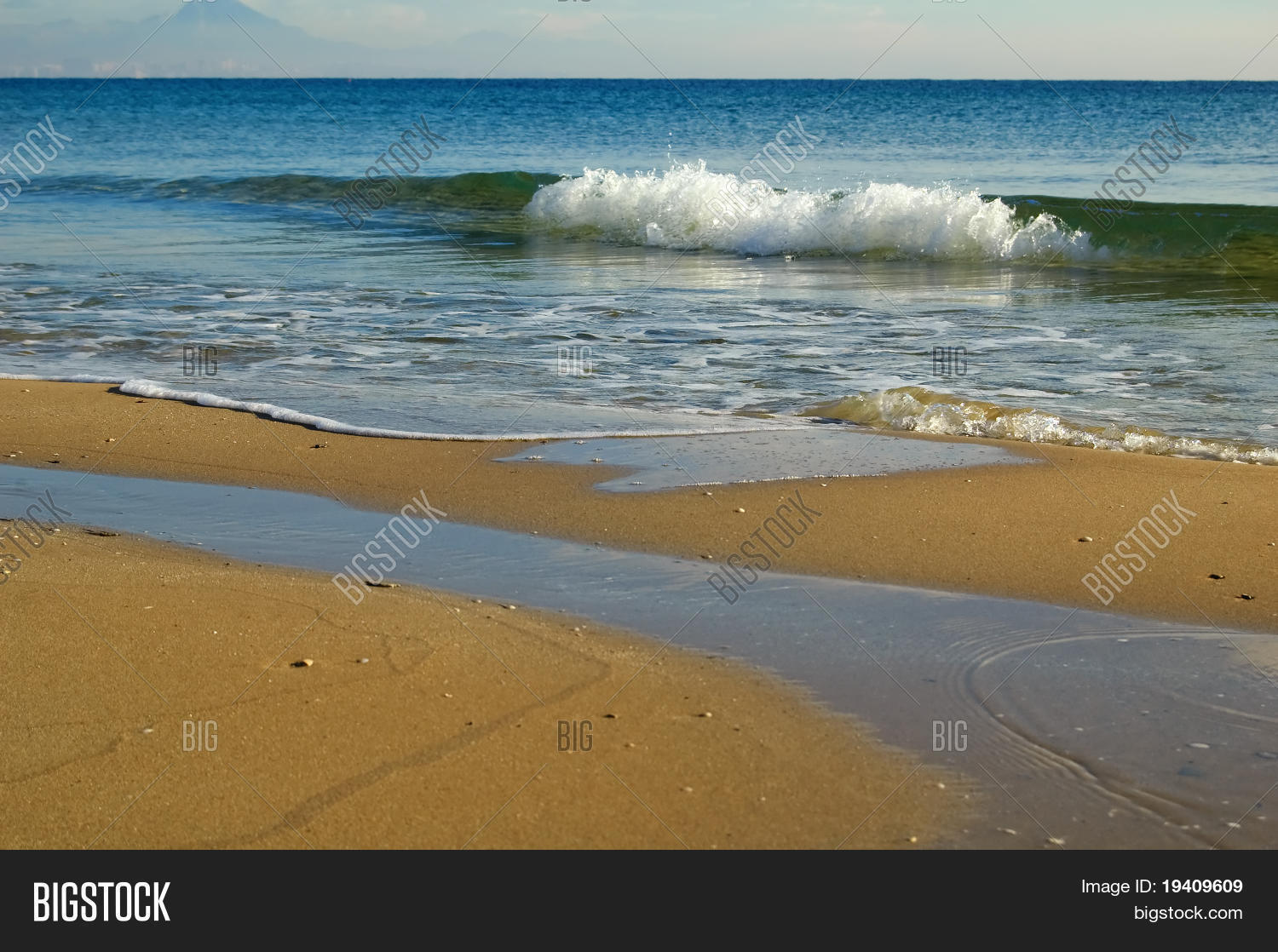 Shoreline Sunny Day. Image & Photo (Free Trial) | Bigstock
