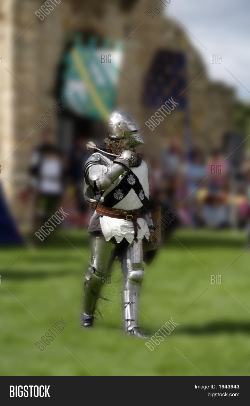 Knight Ready Battle Image & Photo (Free Trial) | Bigstock