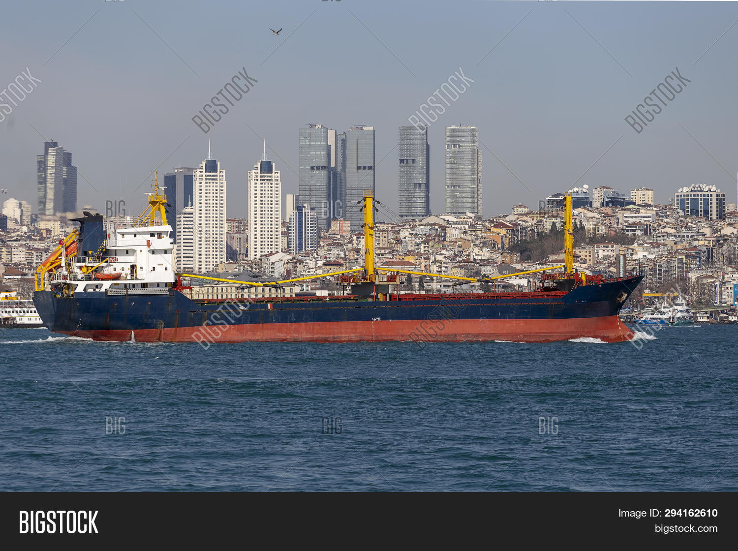 Giant Bulk Cargo Ship Image & Photo (Free Trial) | Bigstock