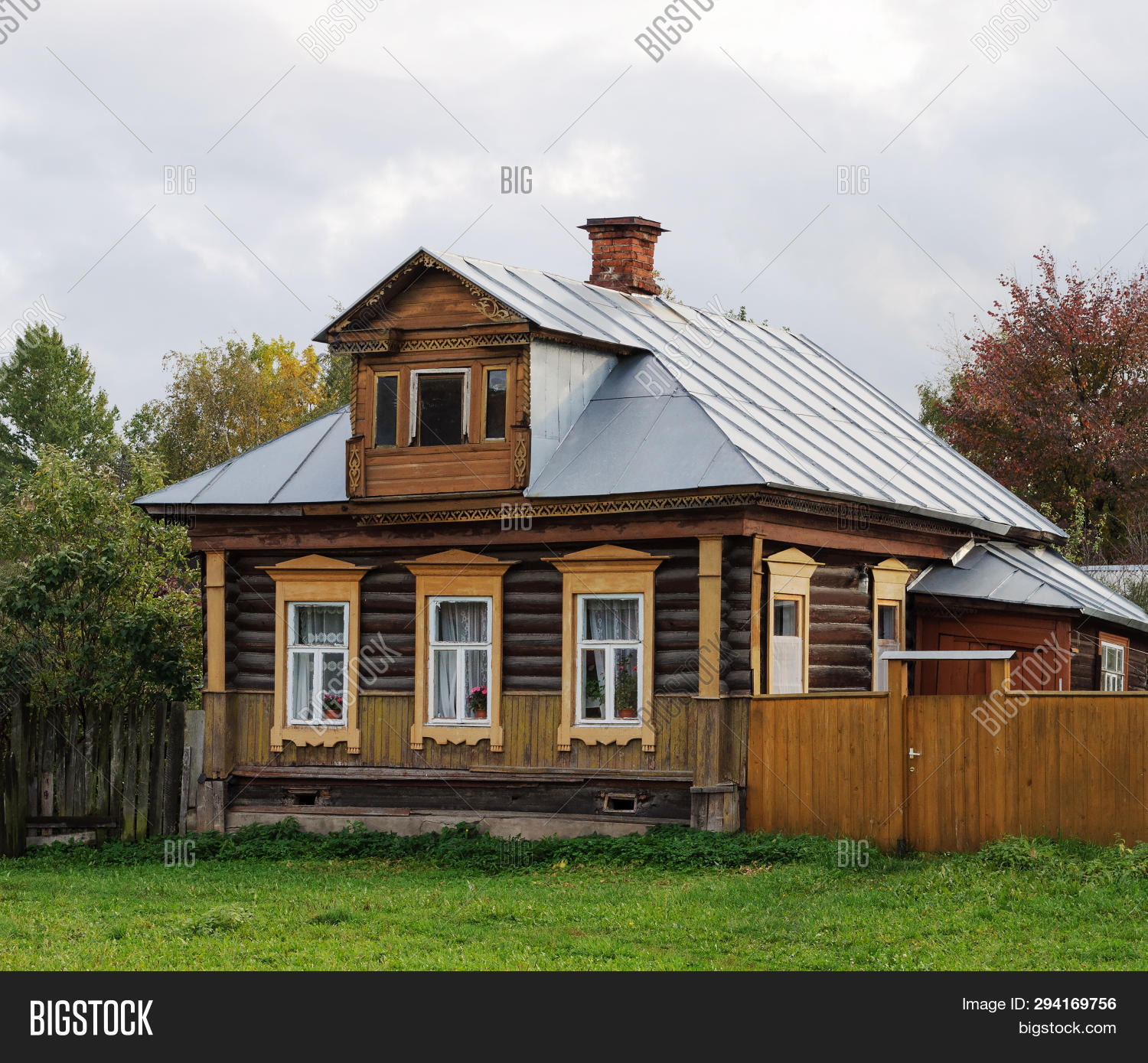 Old Wooden House Image & Photo (Free Trial) | Bigstock