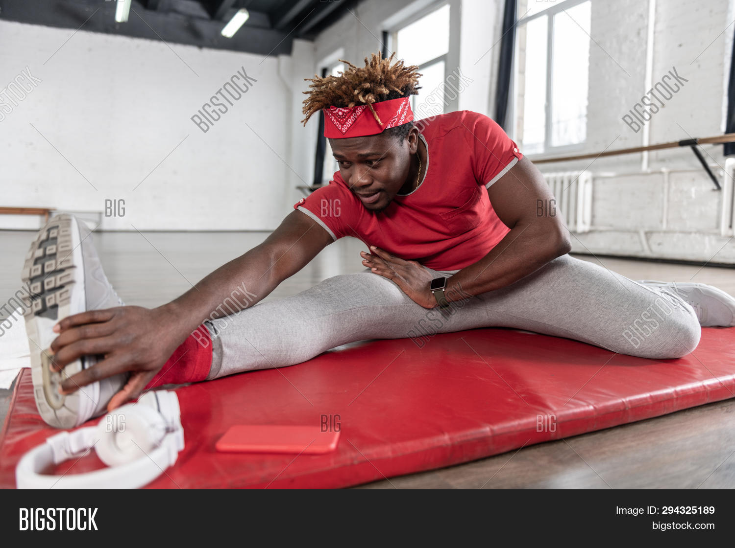 Imagen y foto Strong Insistent (prueba gratis) | Bigstock