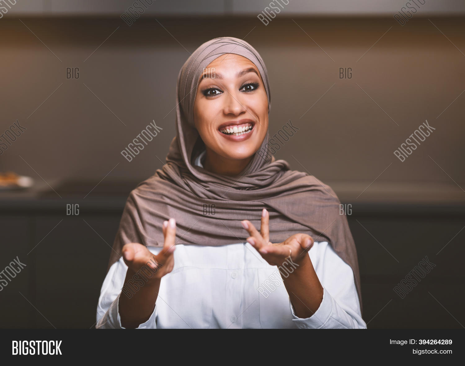 Arabic Woman Talking Image & Photo (Free Trial) | Bigstock