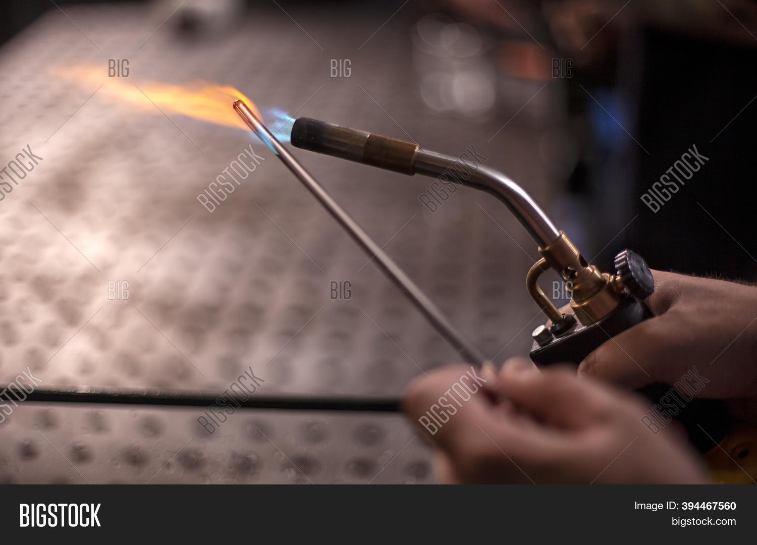 Bursting Fire 이미지 및 사진(무료 체험) | Bigstock