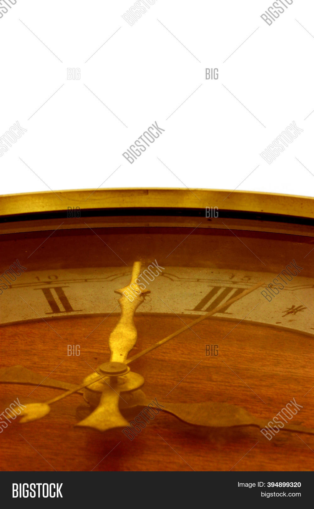 Old Brown Clock 图片和照片（免费试用） | Bigstock