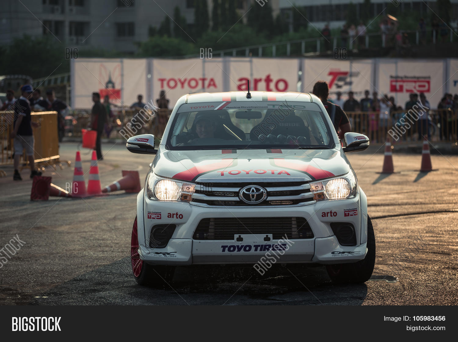 Pick- Car Perform On Image & Photo (Free Trial) | Bigstock