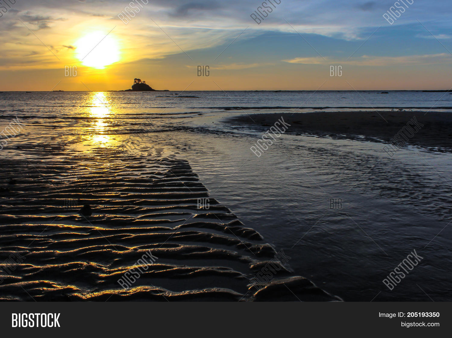 Beautiful Sea Sunset Image & Photo (Free Trial) | Bigstock