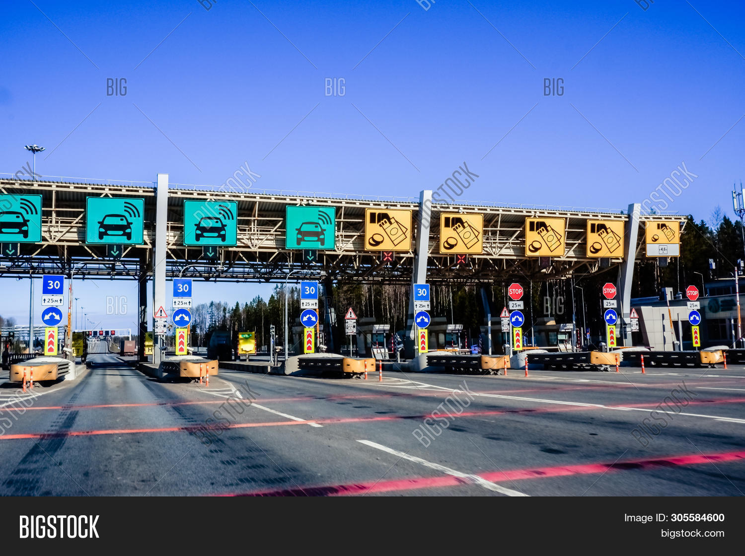 Expressway Checkpoint Image & Photo (Free Trial) | Bigstock