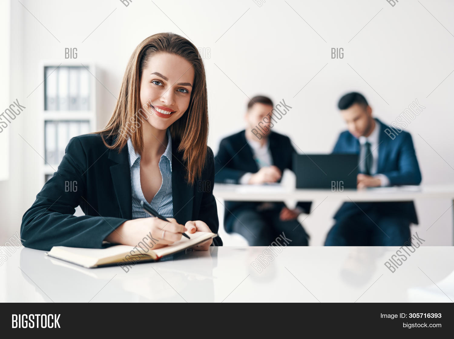 Happy afbeelding en foto (gratis proefversie) | Bigstock