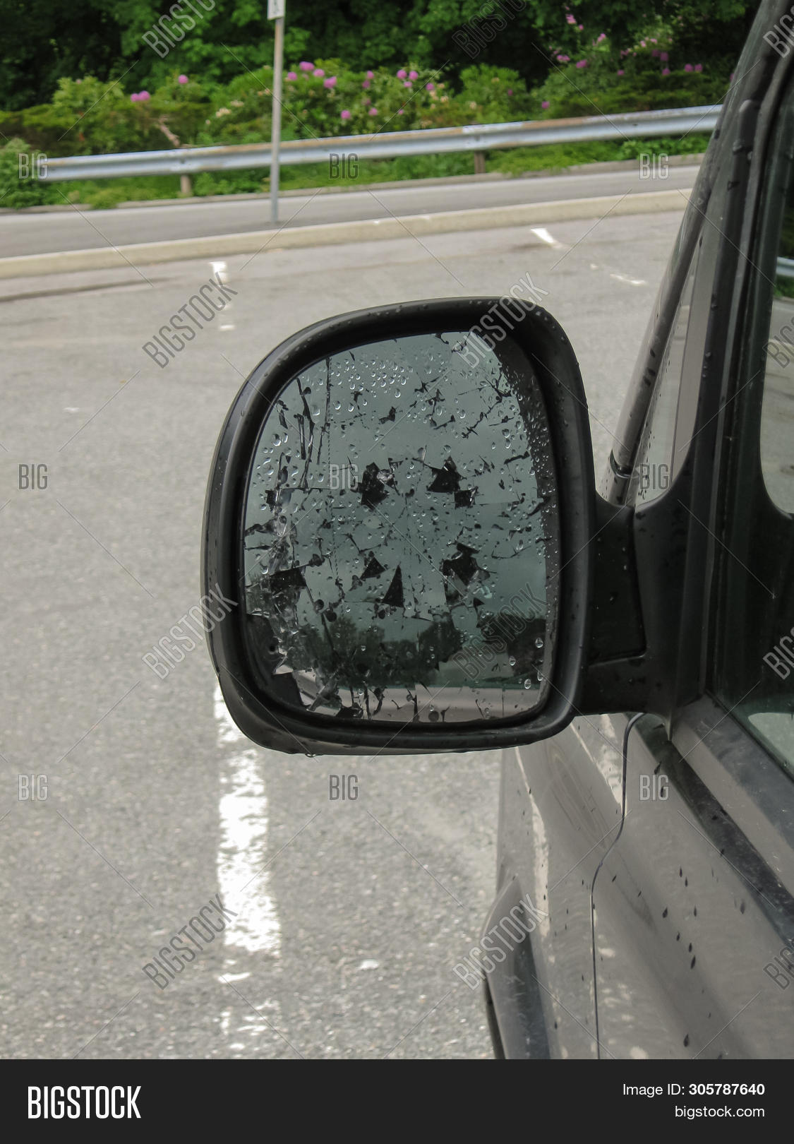 Broken Side Mirror Car Image & Photo (Free Trial) | Bigstock